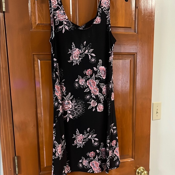 Mudd | Dresses | Mudd Black And Pink Floral Midi Dress | Poshmark